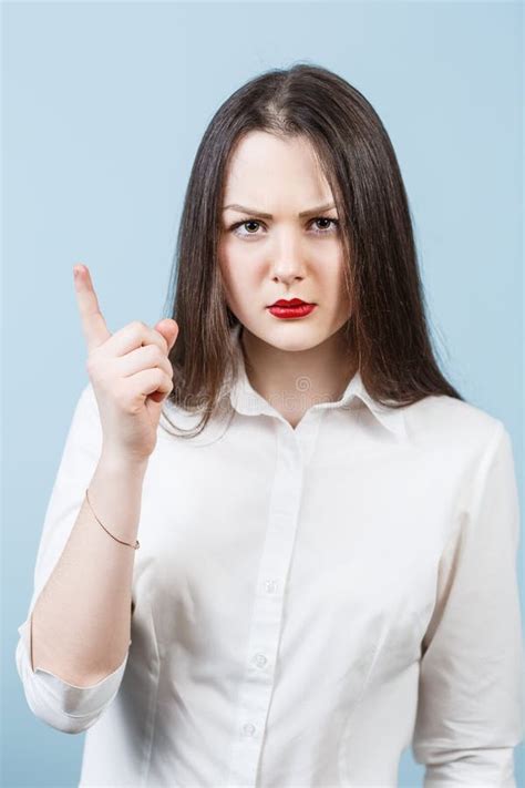 Junge Verärgerte Frau Bedrohen Finger Stockbild Bild Von Führung