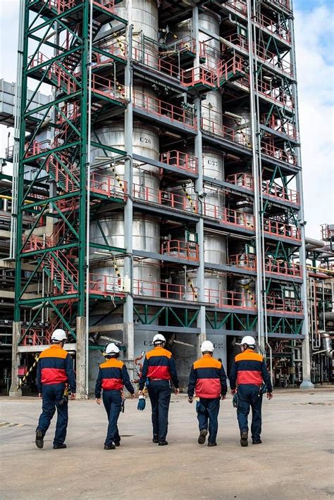 El Complejo Industrial De Puertollano Busca Profesionales Para Avanzar