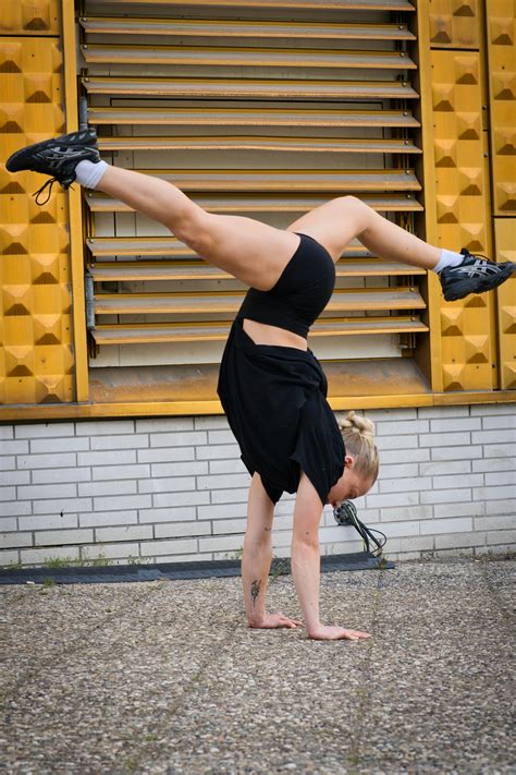 Marthamaccallumlegssplit Photos Download The Best Free Martha