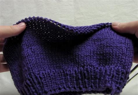 explained the traveling loop method for magic loop knitting women