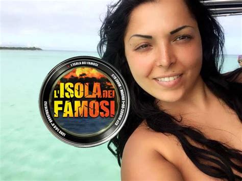 Isola Dei Famosi Nancy Coppola Difende Raz Degan LaNostraTv
