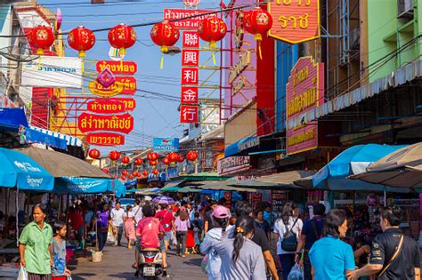 Pasar Segar Mahachai Provinsi Samut Sakhon Yang Jual Seafood Terbesar