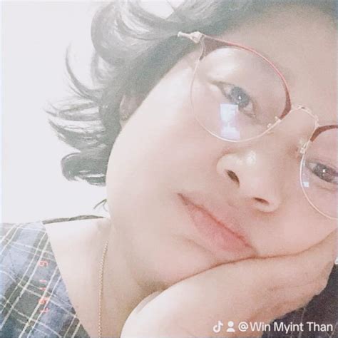 Tm Media အသက် ၁၈ နှစ်မပြည့်သေးတဲ့ ဆေးတက္ကသိုလ် ပထမနှစ်ကျောင်းသားလူငယ်တယောက်ဟာ စစ်တပ်အာဏာသိမ်းမ