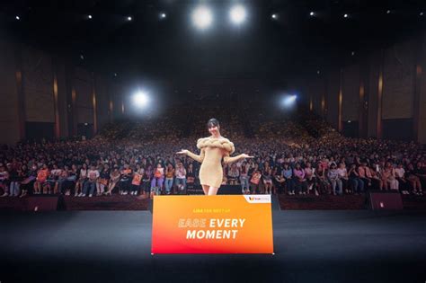 Super Cool Thai Link Lisa Spreads Cuteness To Cool The Heat With Deep