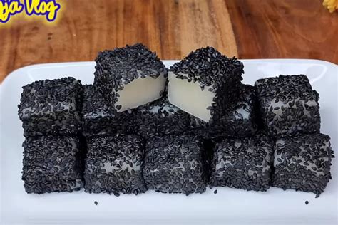 Walau Kenyal Tapi Bukan Jelly Olahan Ketan Dan Santan Ini Rasanya