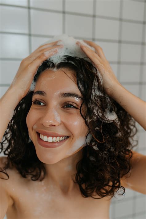 Download Beautiful Woman Shower Royalty Free Stock Illustration