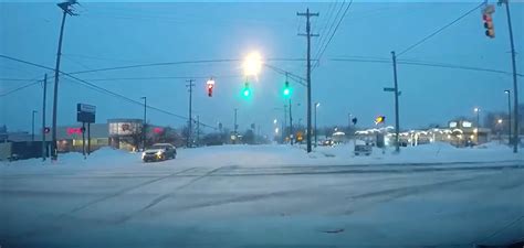 Experts Urge Caution As More Snow Falls On Michigan Roadways