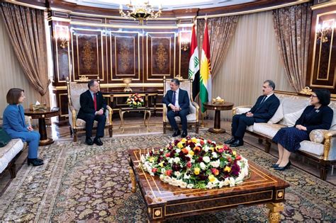 سەرۆکی حکومەت پێشوازی لە باڵیۆزی نوێی سویسرا لە عێراق دەکات