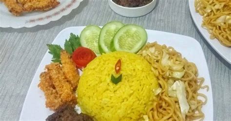 Resep Nasi Kuning Komplit Oleh MamaFano Cookpad