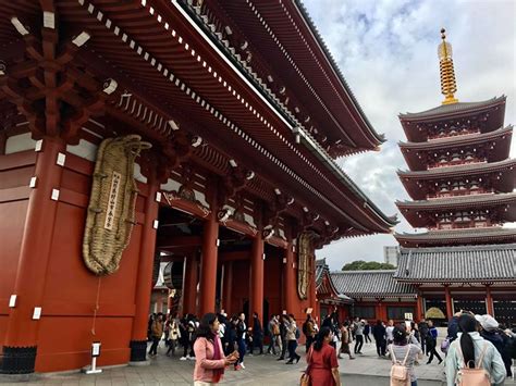 今日の浅草。 浅草寺境内にある「大わらじ」はいつ見ても立派ですね。そして、大わら Kaminari5656