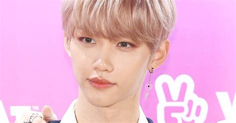 스트레이키즈 필릭스 화보같은 양손하트 [포토엔hd]