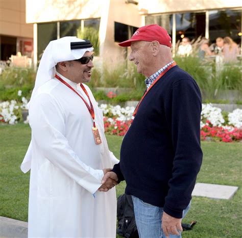 سمو ولي العهد يقوم بجولة في أرجاء حلبة البحرين الدولية ومرافقها
