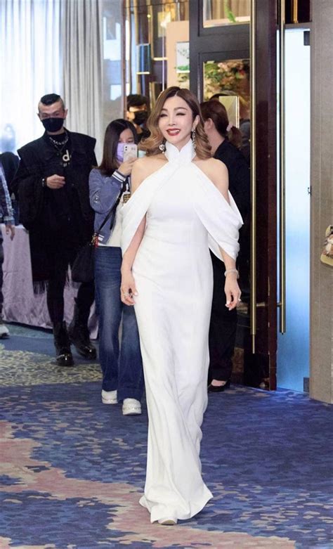 陳美鳳68歲近照流出！「氣場超強」美得驚為天人 發文罕吐年齡心聲