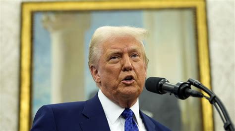 Трамп и Путин договорились начать переговоры по Украине Евронью́с
