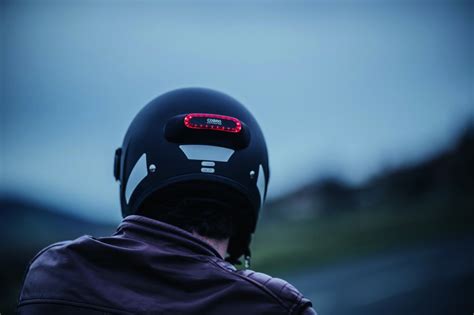 Cosmo moto je světlo na přilbu, které vám přivolá pomoc při nehodě ...