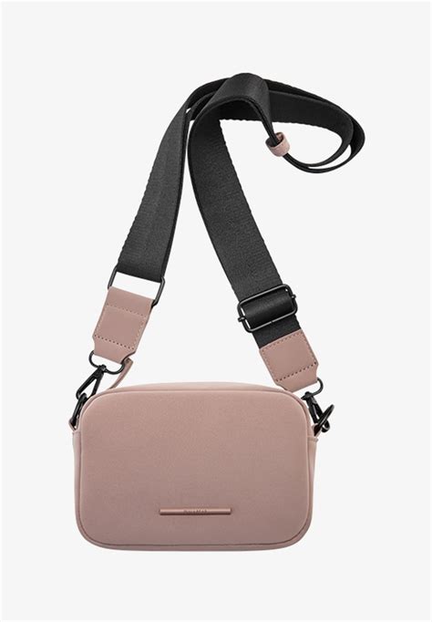 Pullandbear Umhängetasche Pink Zalandoat