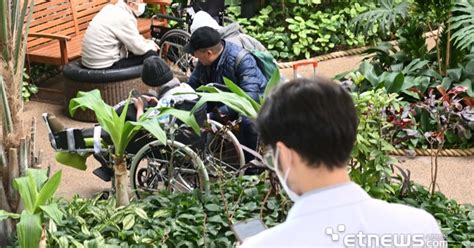 대형병원 곳곳 수술 취소 의료대란 현실화“항암치료도 제때 못 받아”