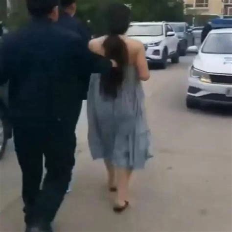 【安达发布 关注】啥时候了？还闹事！大庆一女子撒泼被拘！滕某防疫杨某