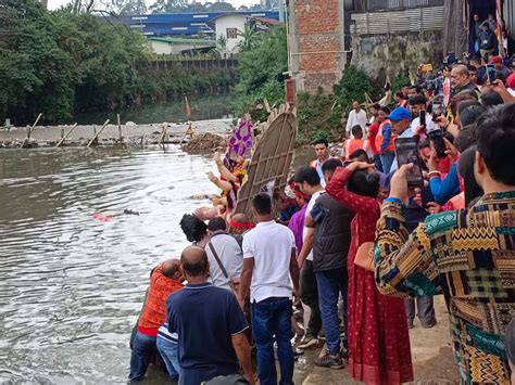 Durga Visarjan 2023 Devotees Bid Farewell To The Goddess In Shillong