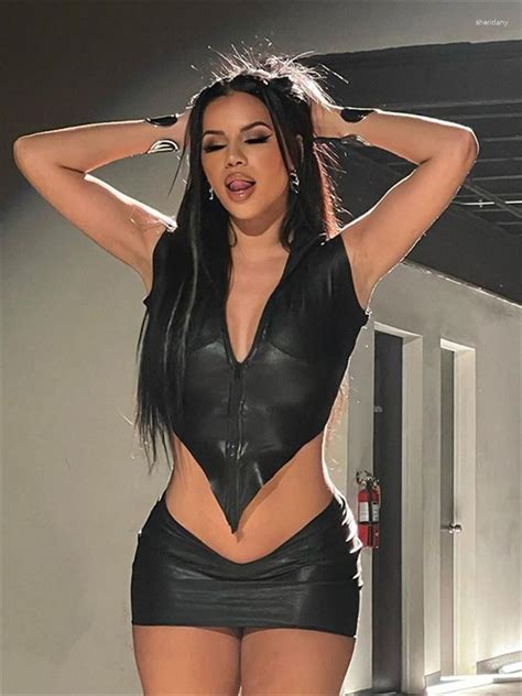 Black Mini Skirt Club Outfit
