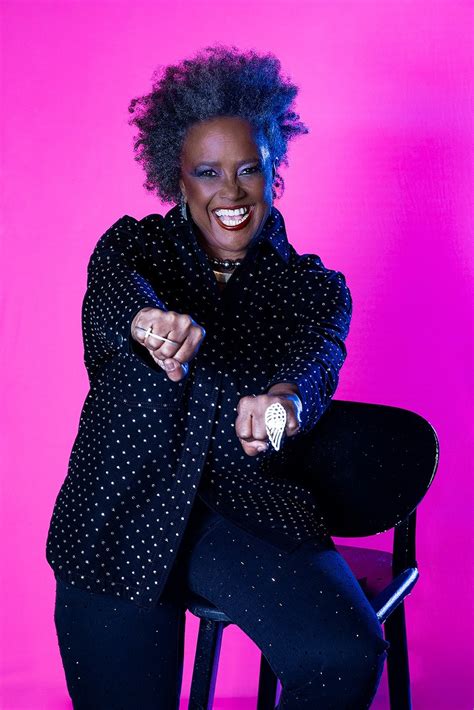 Sandra Sá estreia em musical sobre os anos 80 A gente está precisando