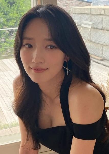 Fan Casting Pyo Ye Jin As Proust Barbie In Barbie 2023 On Mycast