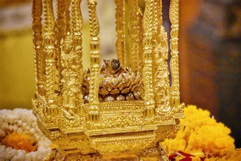 ประวัติ พระเขี้ยวแก้ว ตำนานสิ่งศักดิ์สิทธิ์ ของคู่บุญประเทศศรีลังกา
