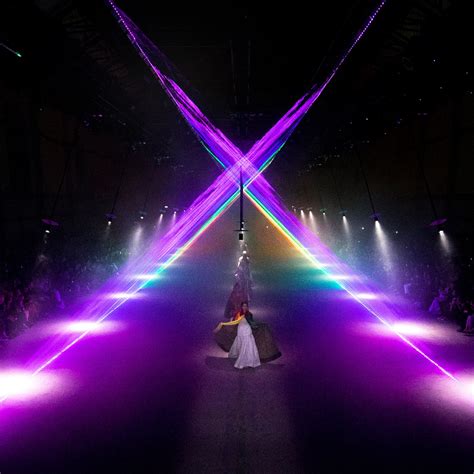 United Visual Artists Fills Ado Courtyard With Rotating Mirrors