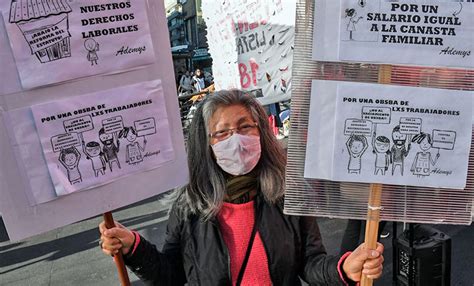 Los docentes porteños realizan un paro y se movilizan a la Legislatura
