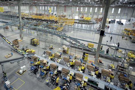 Corrida Da Black Friday Mercado Livre MELI Dispara Na Bolsa Magalu MGLU E Casas Bahia