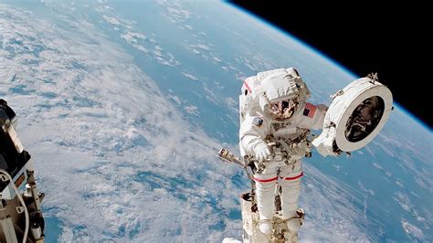 Los Astronautas De La Iss Llaman A La Calma Pese A Su Vuelta Prematura