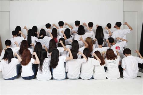 서울예술대학교 학생홍보대사 예화 서울예술대학교 학생홍보대사 예화 🌸 입니다 ️ 4월의 마지막날 지난 4월 30일에 서울공연예술고등학교 학생들이 우리대학을 방문해