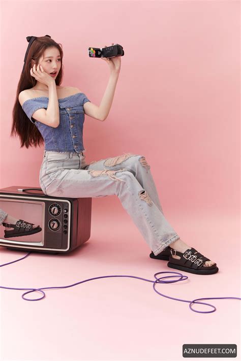 Won Young Jang Feet Aznudefeet