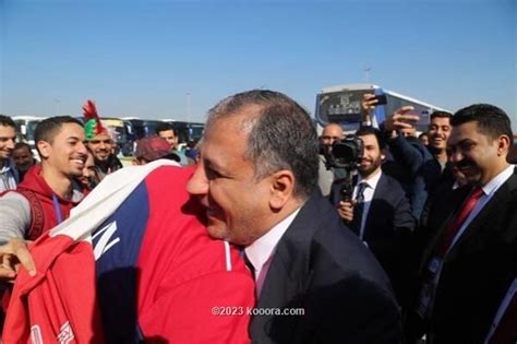 بالصور جماهير المنتخب العماني تصل البصرة