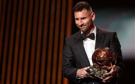 Messi Conquista A Bola De Ouro Pela Oitava Vez Na Carreira Vini Jr