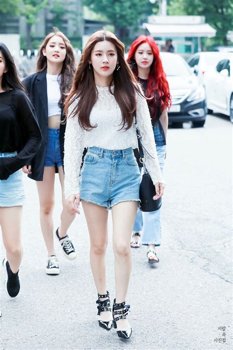 Pin By Y O O N I On G Idle Fashion Fall Fashion Inspo Casual Fashion