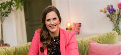 Contact • Marieke Van De Rakt