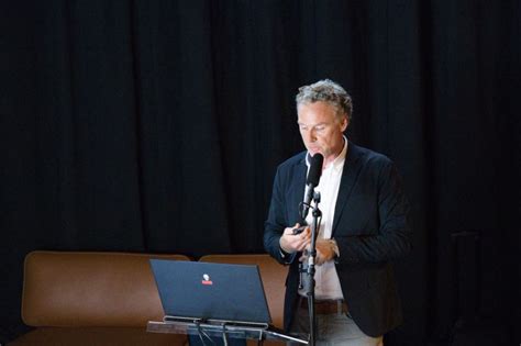 Surgicalrobotics Momentis Simulation Medicaleducation Michael