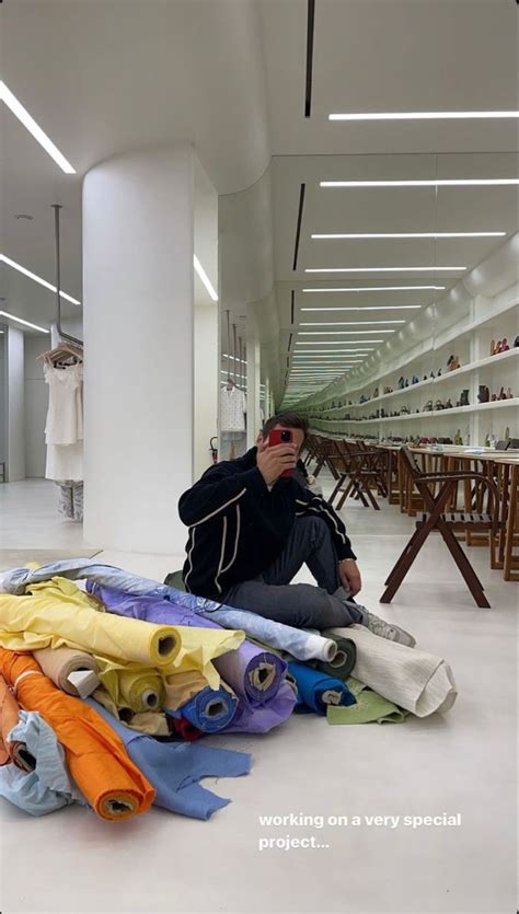 Pin Di Helin Esen Su Jac Schizzi Di Fashion Design Fashion Design