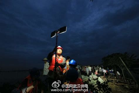 暴雨和内涝滞水致18321户断电 目前16408户恢复供电武汉新闻中心长江网cjncn