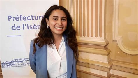 France Hanane Mansouri Franco Marocaine De 23 Ans à La Tête Dune Circonscription Lr Rn H24info