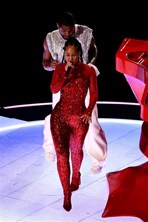 Alicia Keys Enciende El Super Bowl 2024 Con Un Jumpsuit De Lentejuelas