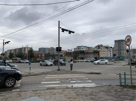 Гэрлэн дохио нь ажиллахгүй байгаа есөн уулзвар