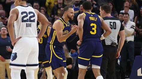 Warriors Battle Back As Stephen Curry Tossed For Throwing Mouthpiece