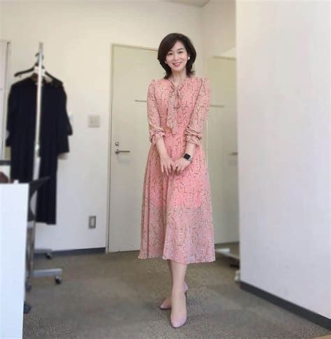 伊藤聡子さんのインスタグラム写真 伊藤聡子instagram「先週のアップ♪の衣装はピンク ️すずらんの花柄のワンピースでした😊 終了