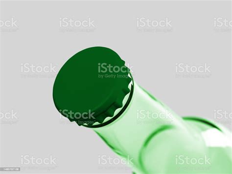 白い背景に空のビール瓶を補充するオクトーバーフェストのコンセプト いっぱいになるのストックフォトや画像を多数ご用意 いっぱいになる