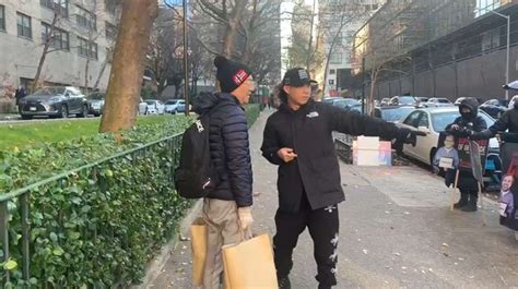 淘喵先生 On Twitter 纽约磐石农场和平抗议第二十一天，今天最低气温达到零下2度，一早就有路人驻足停留，看到我们的抗议 ，随即表示