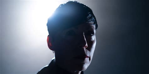 Emmon Hårdare Och Självsäkrare än Någonsin På Nya Recon Zero Music Magazine