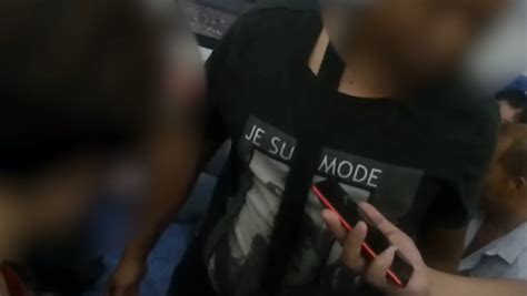 盗窃熟睡旅客手机，男子辩称“地上捡的”七环视频澎湃新闻 The Paper