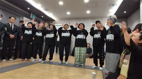 영화 써니처럼 랩으로 동료 추모한 칠곡할매 수니와 칠공주